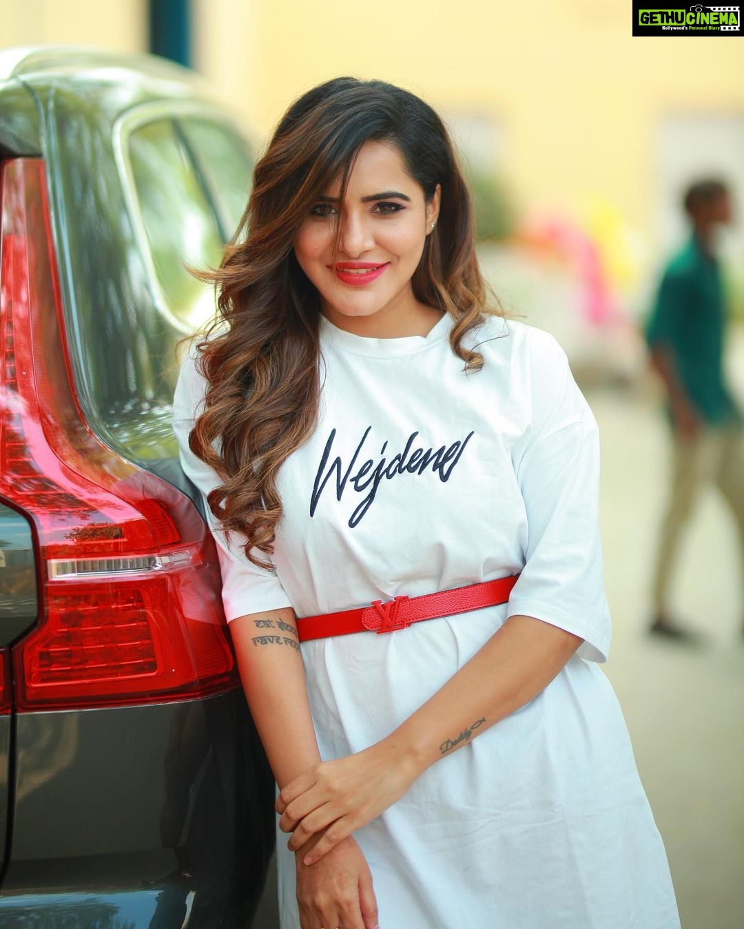 Ashu Reddy Instagram – A calm cloud roars when the time shines 👀 🌧 . # ...