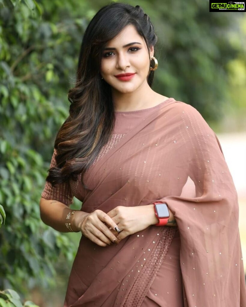 Actress Ashu Reddy HD Instagram Photos and Wallpapers May 2021 | Gethu ...