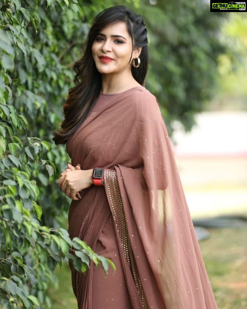Actress Ashu Reddy HD Instagram Photos and Wallpapers May 2021 | Gethu ...