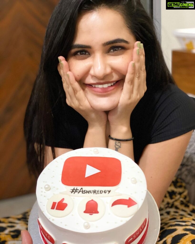 Actress Ashu Reddy HD Instagram Photos and Wallpapers August 2020 ...