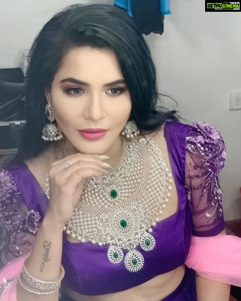 Actress Ashu Reddy HD Instagram Photos and Wallpapers August 2020 ...