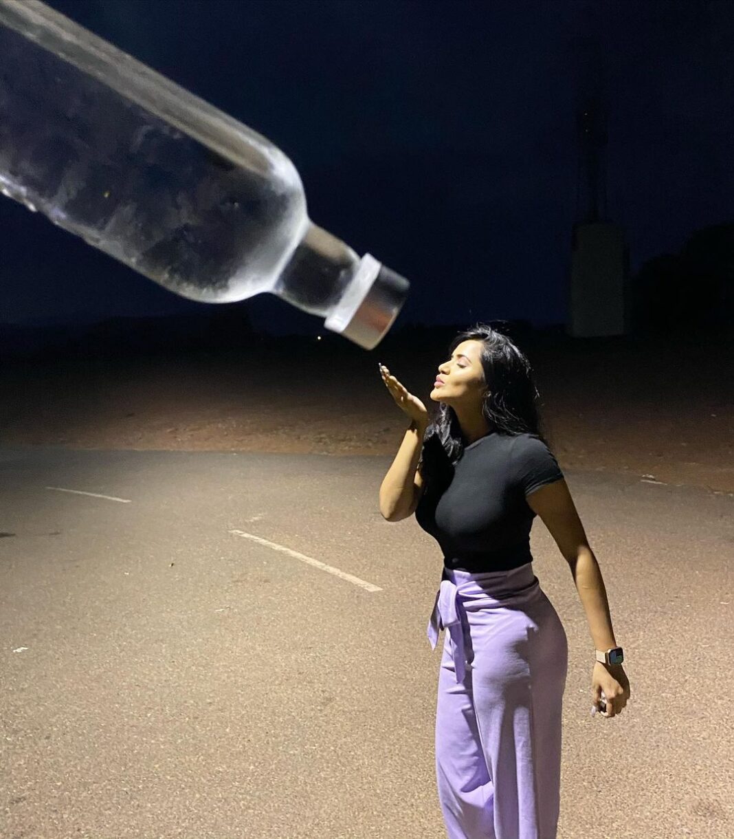 Actress Ashu Reddy HD Photos and Wallpapers March 2020 - Gethu Cinema