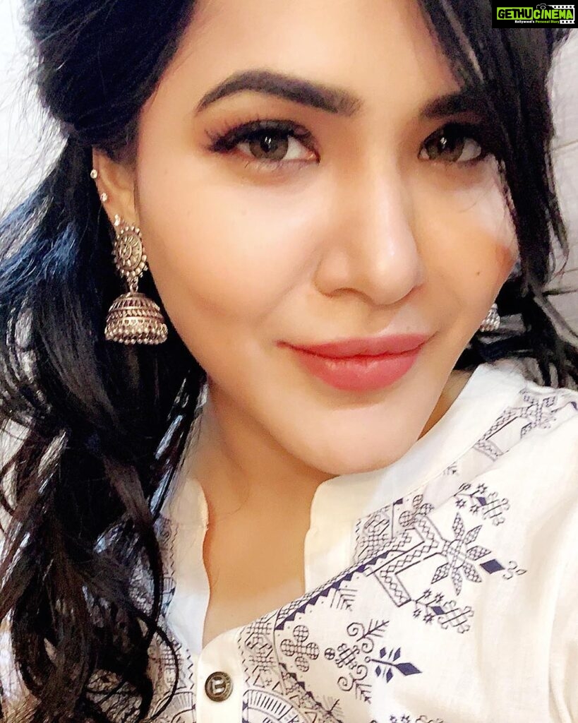 Actress Ashu Reddy HD Instagram Photos and Wallpapers June 2019 | Gethu ...