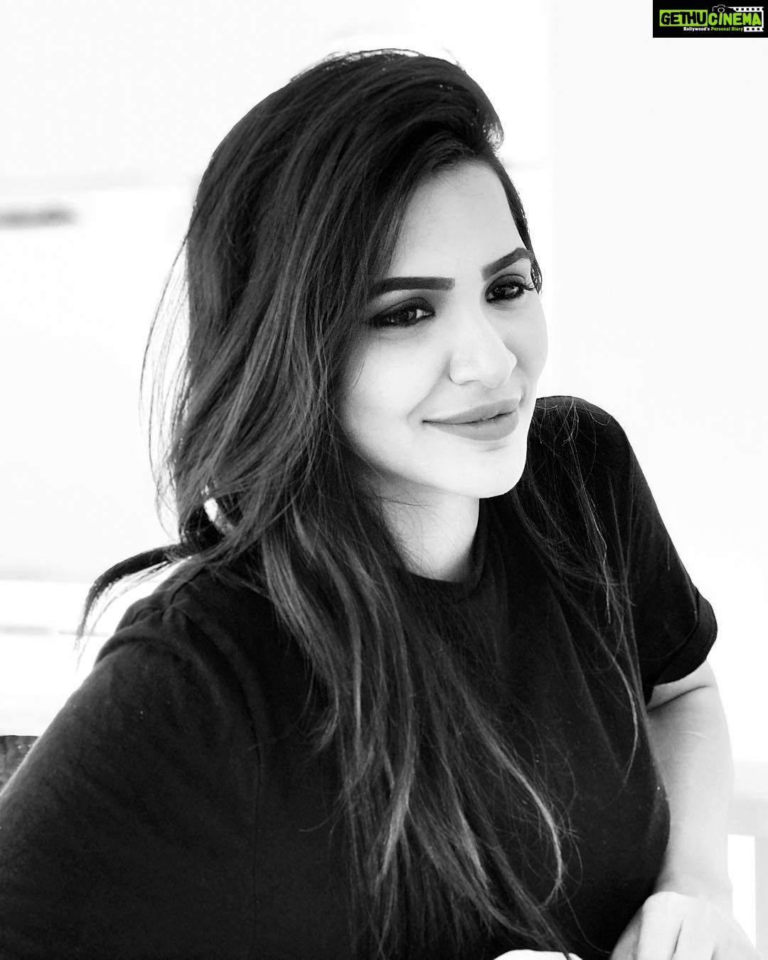 Ashu Reddy Instagram – • It’s your life, just depends on how you see it ...