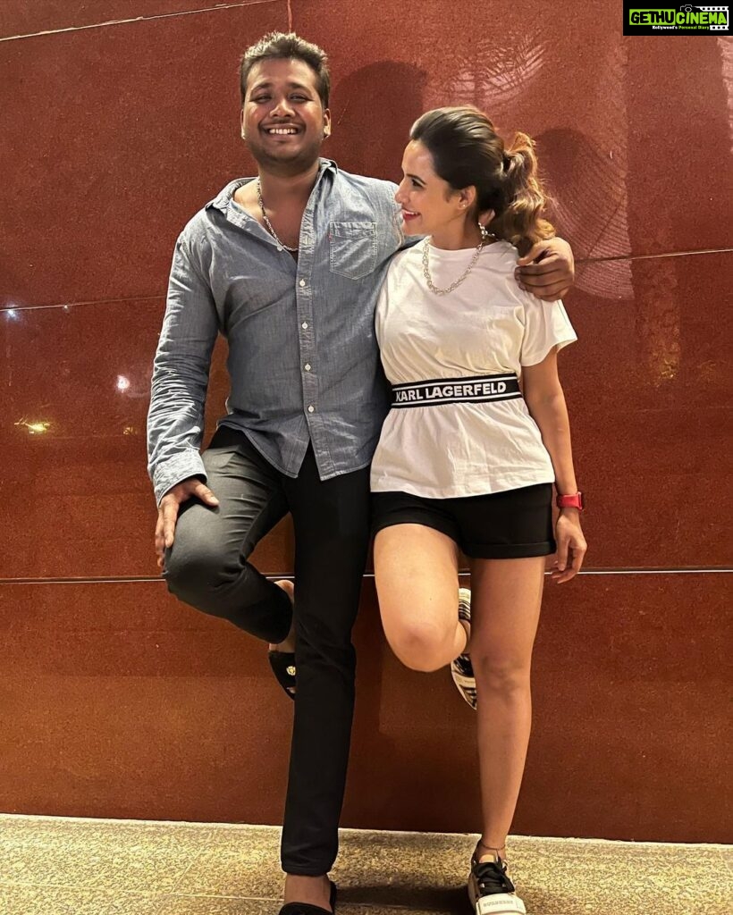 Actress Ashu Reddy HD Instagram Photos and Wallpapers December 2021 ...