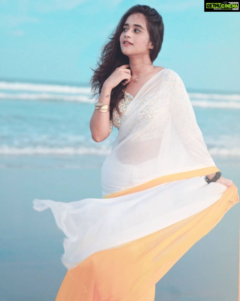 Actress Deepthi Sunaina HD Photos and Wallpapers August 2020 - Gethu Cinema