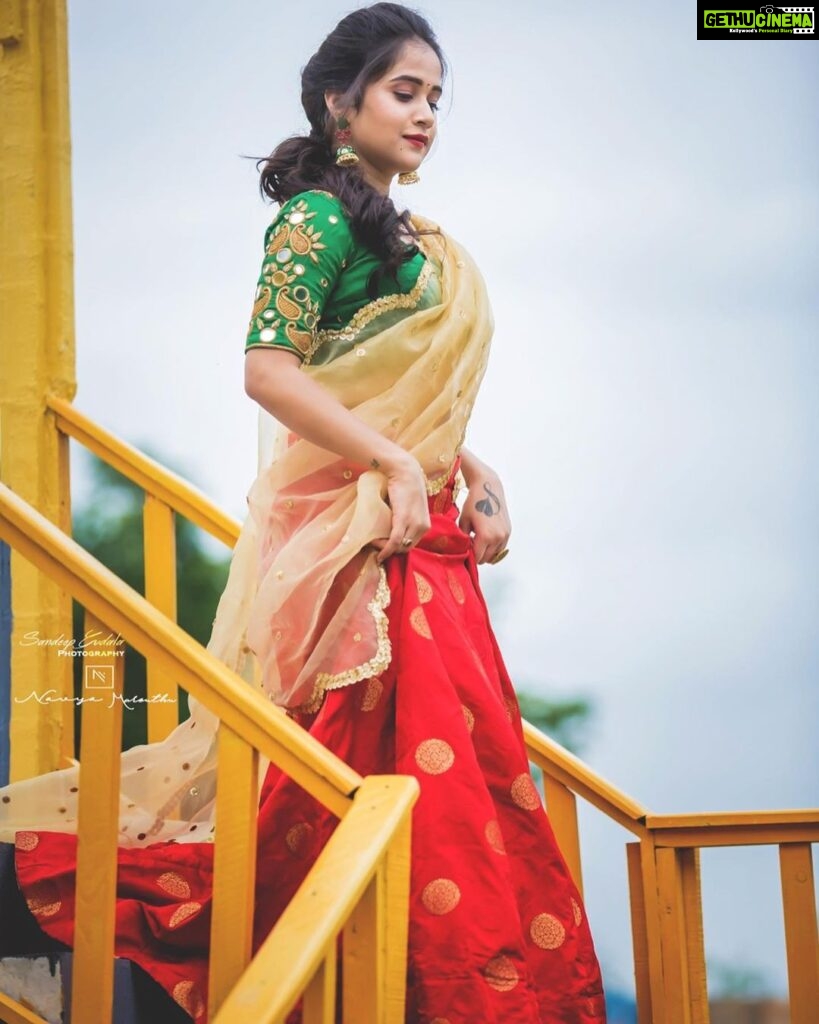 Deepthi Sunaina Instagram - Life becomes more meaningful when you ...