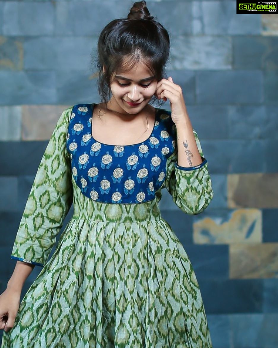 Deepthi Sunaina Instagram – Show off your denim style of this season. I ...