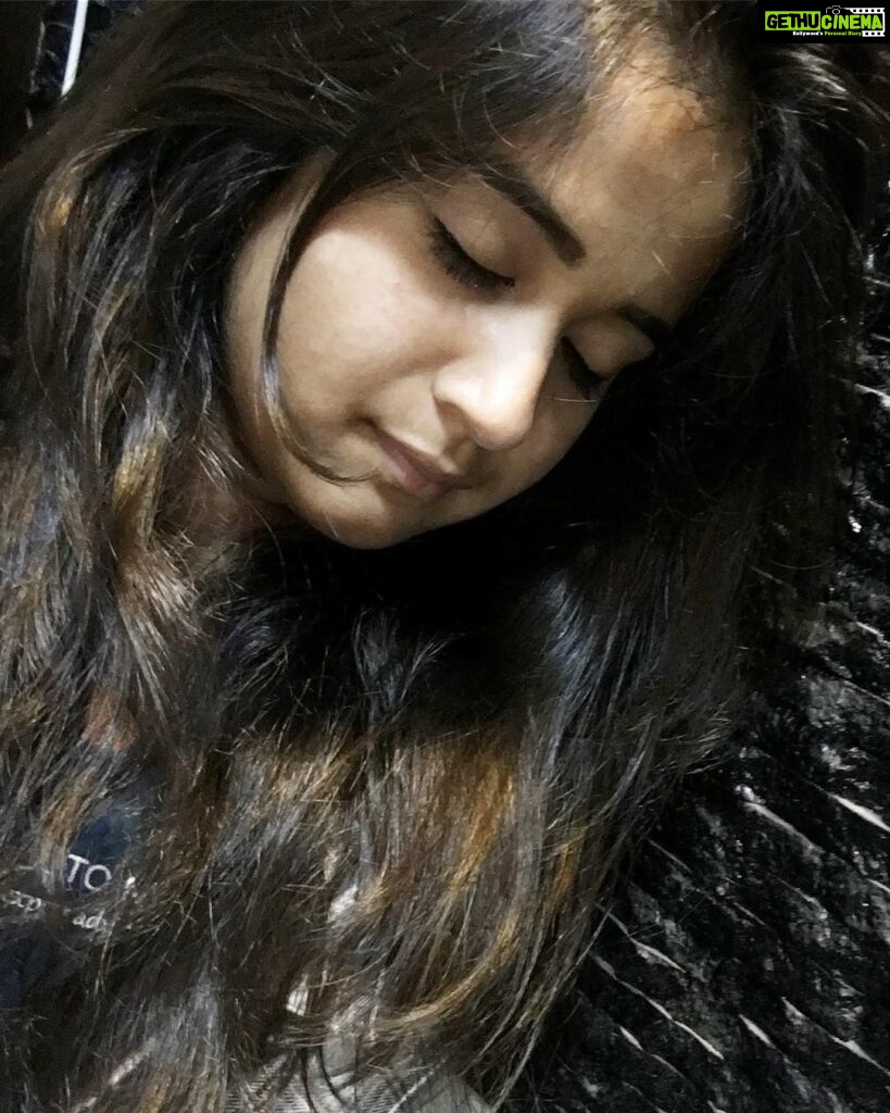 Deepthi Sunaina Instagram - Jimikki kammal ️ with @shannu_7 @saathwik.somalanka @abhishek_ayyan ...