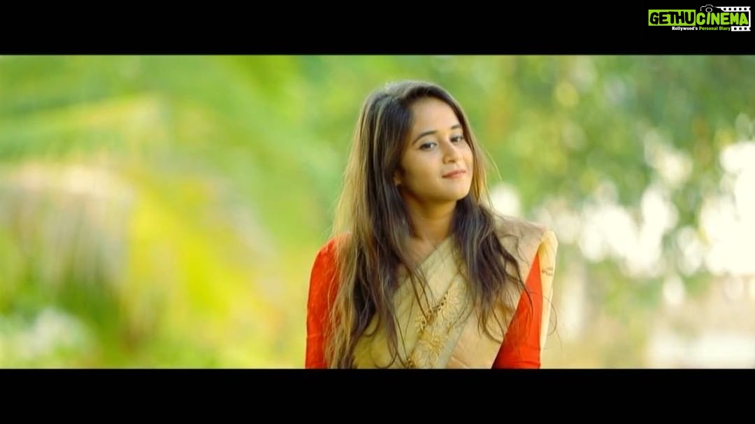 Actress Deepthi Sunaina HD Photos and Wallpapers July 2017 - Gethu Cinema