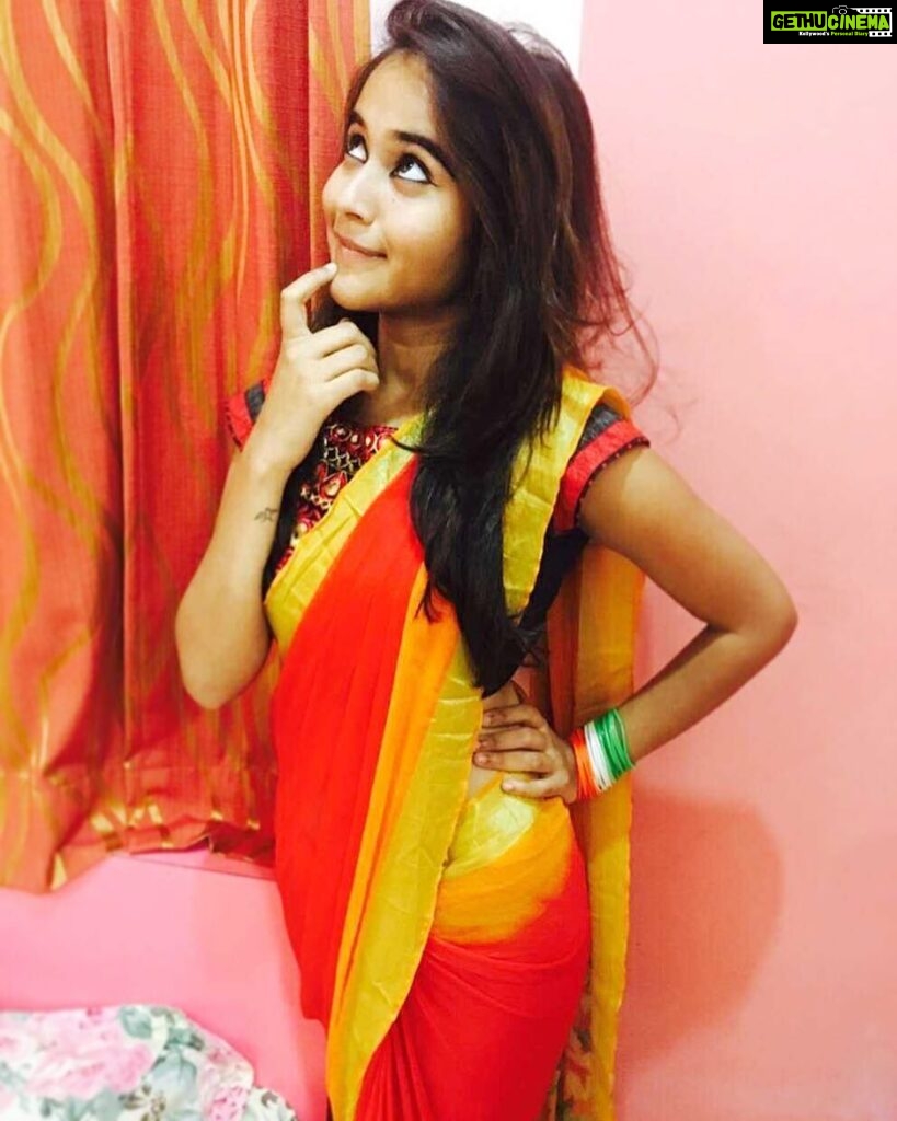 Actress Deepthi Sunaina HD Instagram Photos and Wallpapers December ...