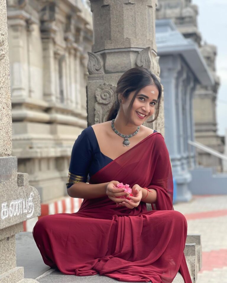 Deepthi Sunaina Wiki, Biography, Age, Gallery, Spouse and more