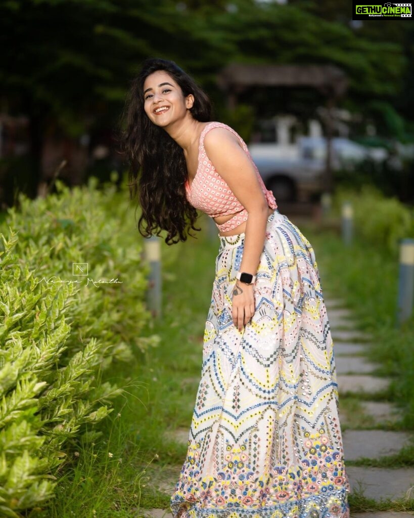 Actress Deepthi Sunaina HD Instagram Photos and Wallpapers December ...