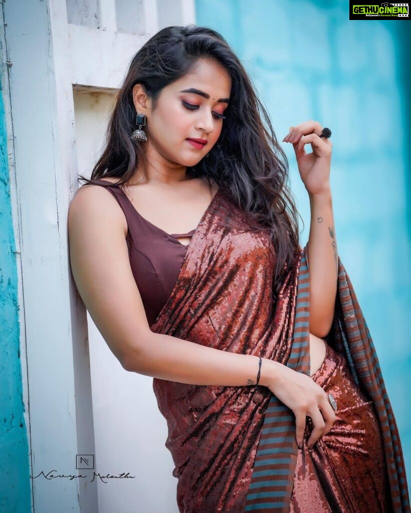 Actress Deepthi Sunaina HD Instagram Photos and Wallpapers September ...