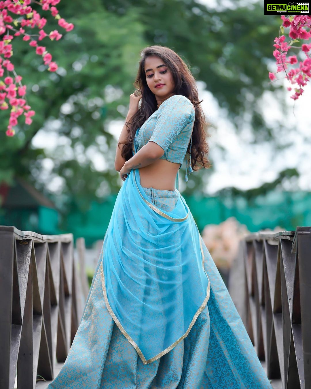 Actress Deepthi Sunaina HD Instagram Photos and Wallpapers August 2021 ...
