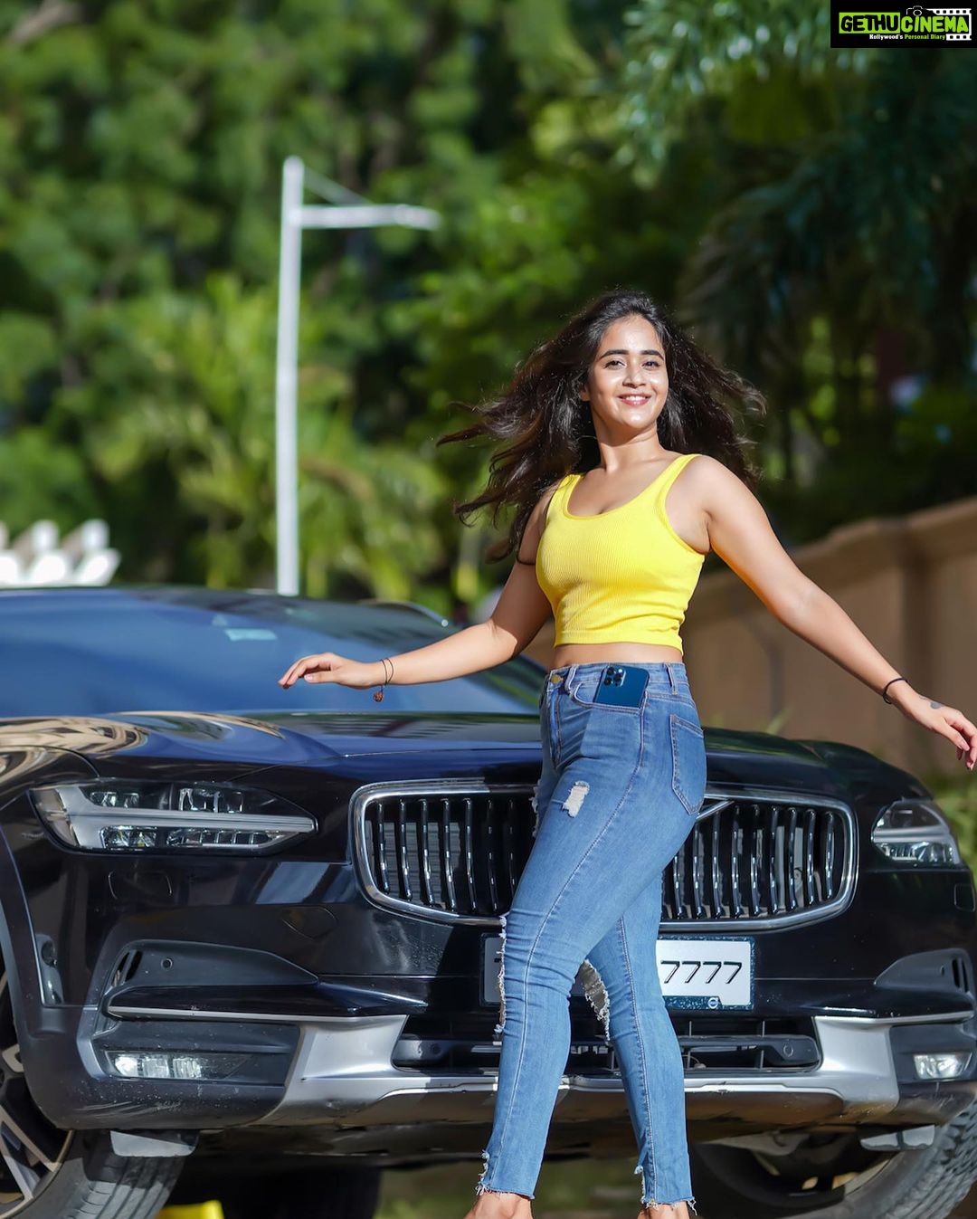 Actress Deepthi Sunaina HD Instagram Photos and Wallpapers August 2021 ...