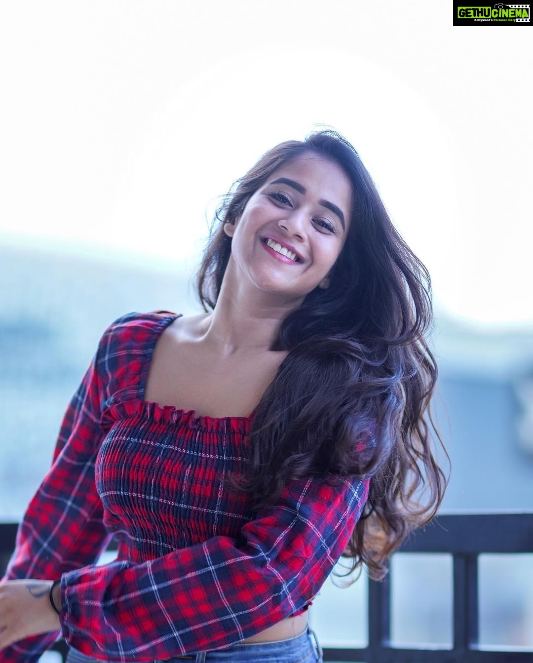 Deepthi Sunaina Instagram – Put your insecurities on the table 🤐then ...