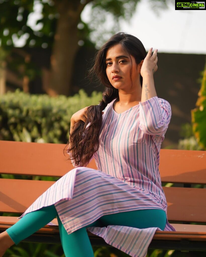 Actress Deepthi Sunaina HD Instagram Photos and Wallpapers September ...