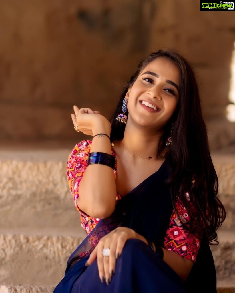 Actress Deepthi Sunaina HD Instagram Photos and Wallpapers March 2021 ...