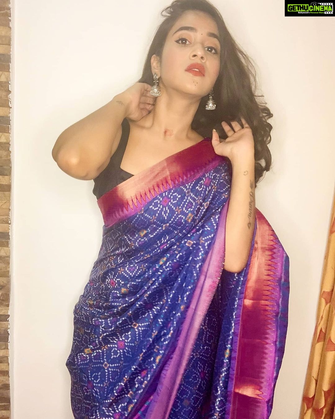 Deepthi Sunaina Instagram – Edi Manchiani Adi Cheddadani Tuukalu Veya ...