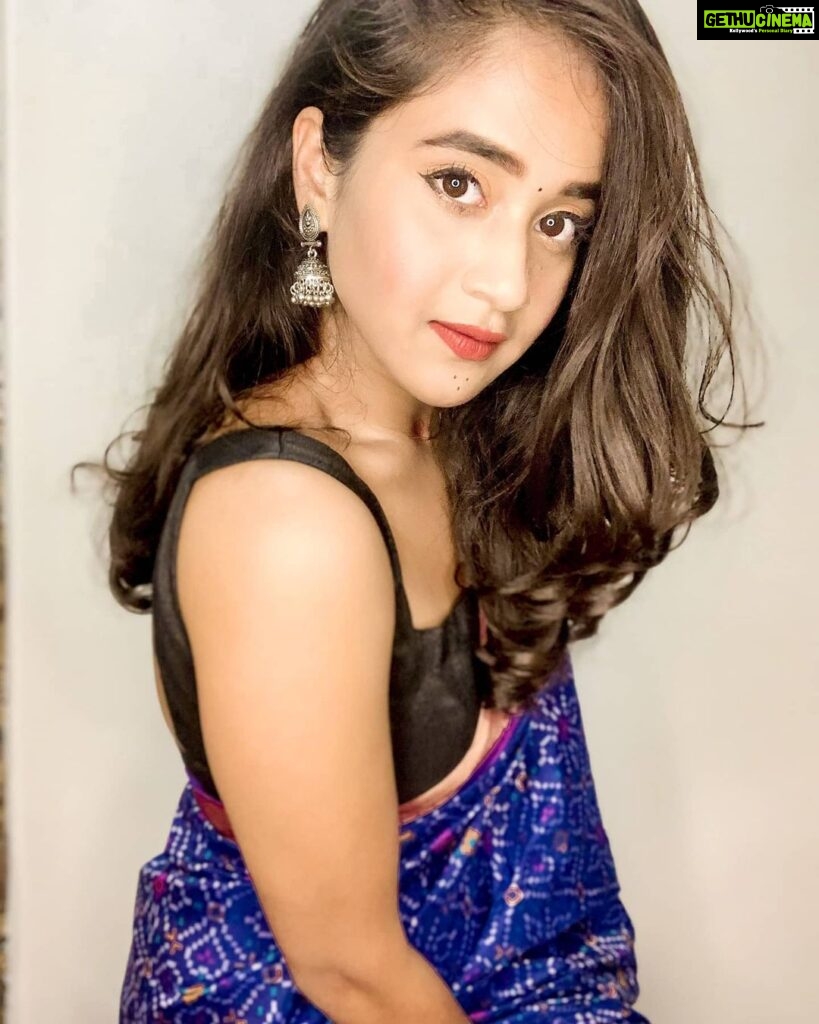 Actress Deepthi Sunaina HD Instagram Photos and Wallpapers November ...