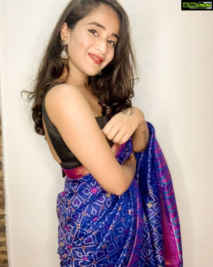 Actress Deepthi Sunaina HD Instagram Photos and Wallpapers November ...