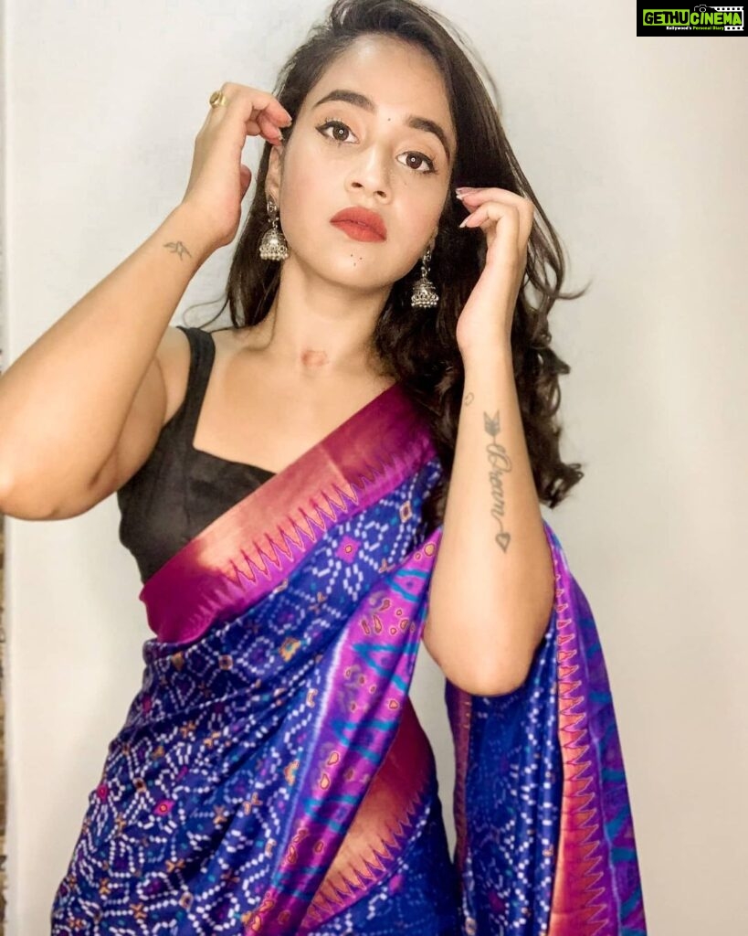 Actress Deepthi Sunaina HD Instagram Photos and Wallpapers November ...