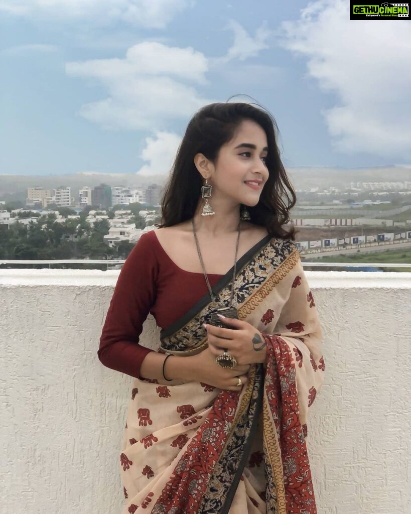 Actress Deepthi Sunaina HD Instagram Photos and Wallpapers November ...