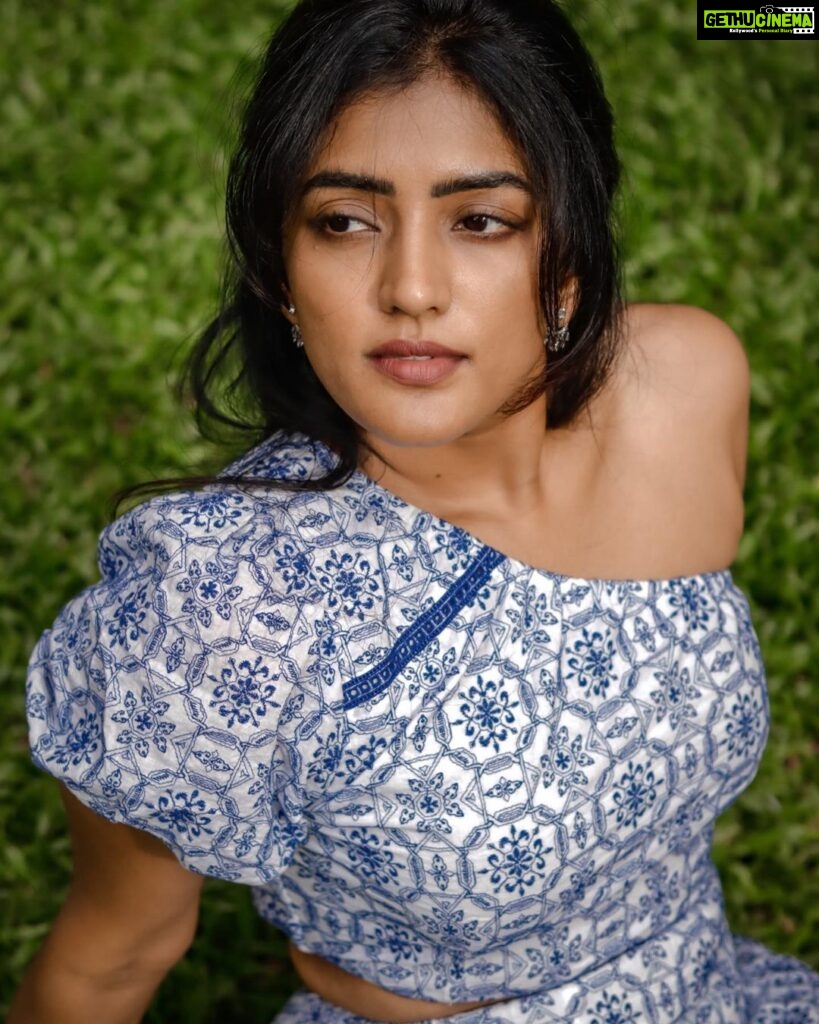 Actress Eesha Rebba HD Photos and Wallpapers October 2022 | Gethu Cinema