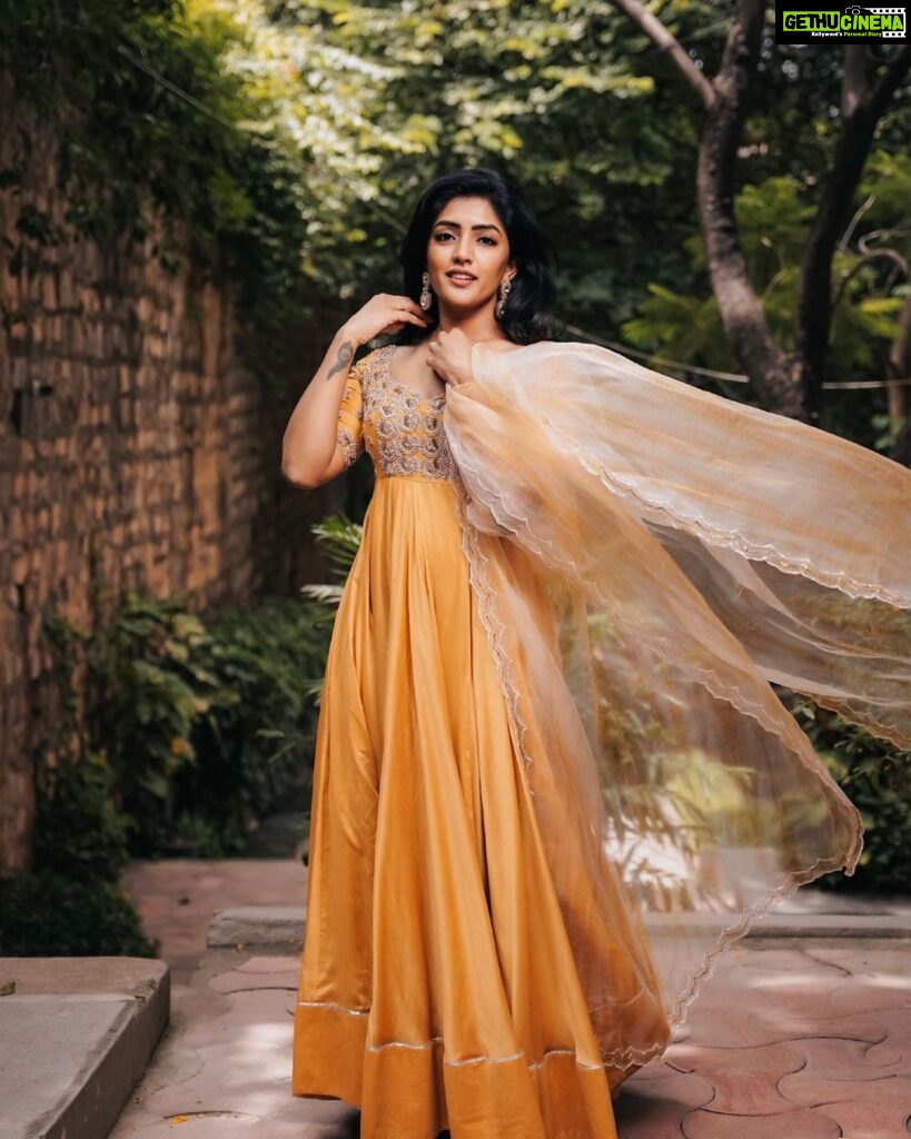 Actress Eesha Rebba HD Photos and Wallpapers September 2022 - Gethu Cinema