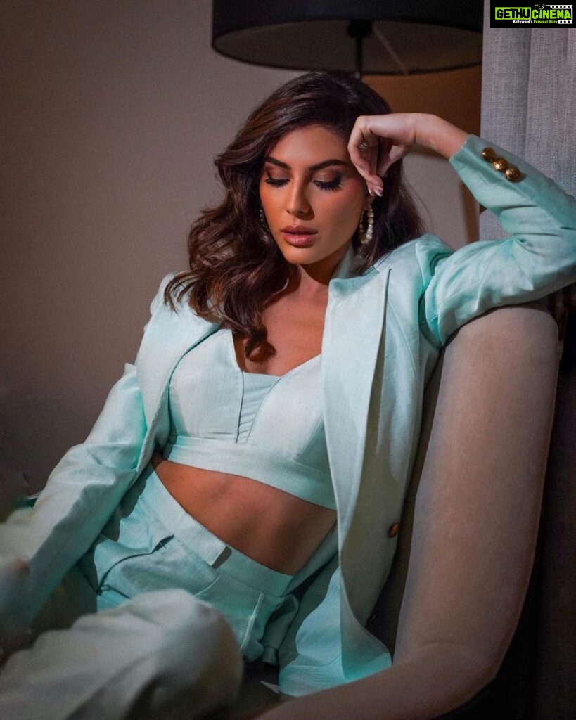 Actress Elnaaz Norouzi HD Photos and Wallpapers November 2022 - Gethu ...