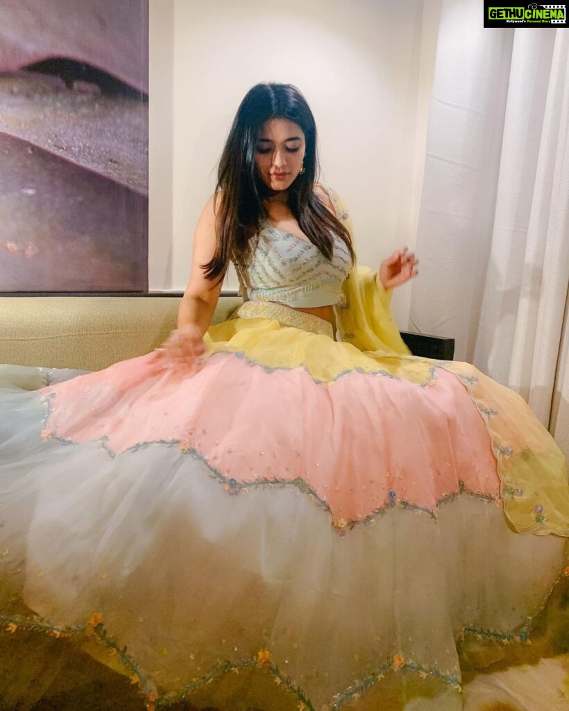 Actress Ketika Sharma HD Photos and Wallpapers November 2021 - Gethu Cinema