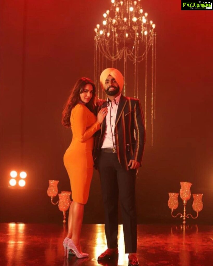 Actress Mandy Takhar HD Photos and Wallpapers September 2022 | Gethu Cinema