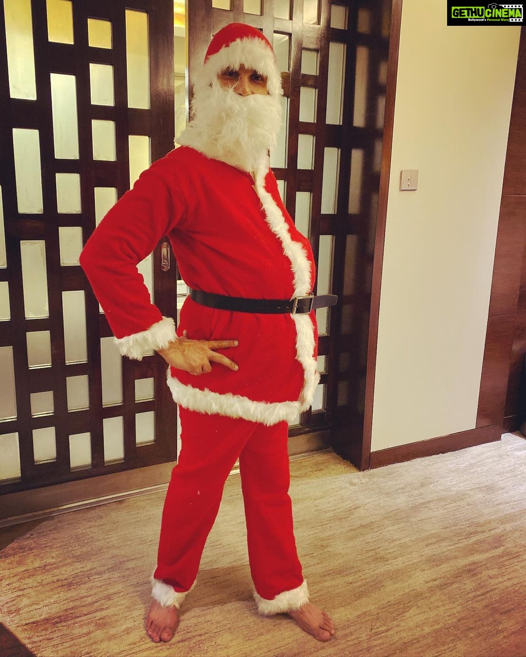 Mira Rajput Instagram – Santa really got into the groove of getting fit ...