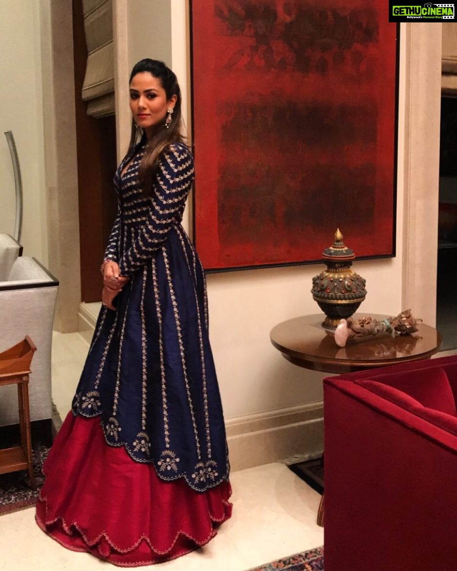 Actress Mira Rajput HD Photos and Wallpapers December 2017 - Gethu Cinema