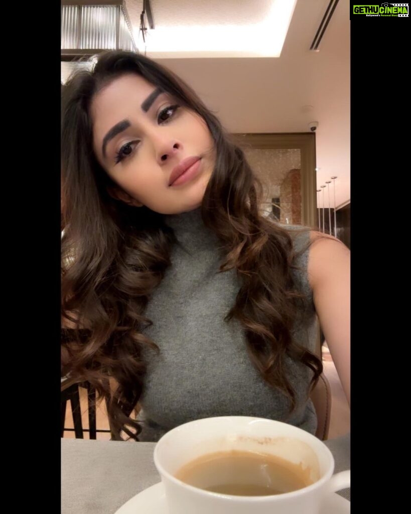 Actress Mouni Roy HD Instagram Photos and Wallpapers October 2022 | Gethu Cinema