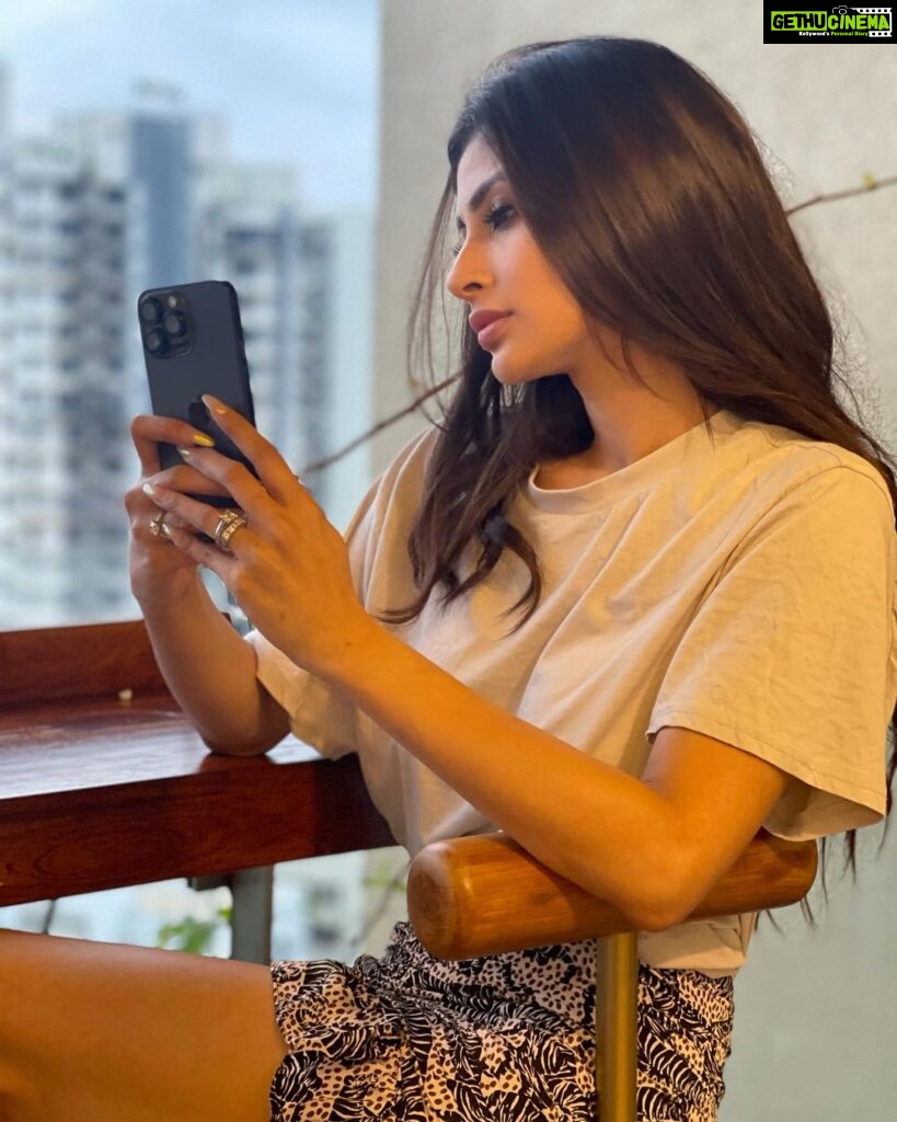 Actress Mouni Roy HD Instagram Photos and Wallpapers September 2022 ...