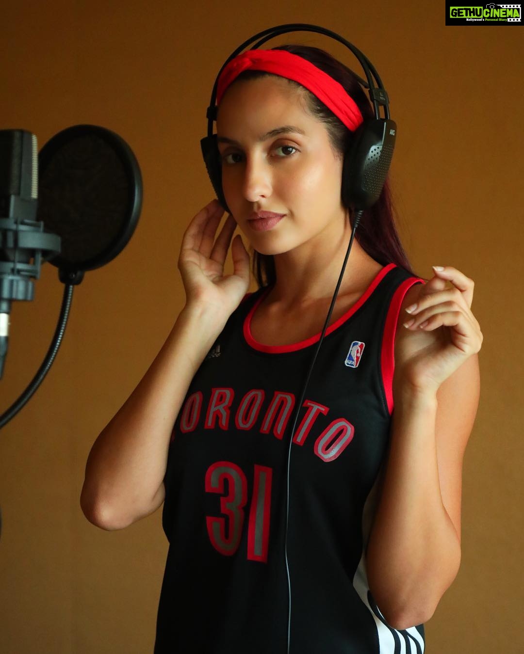 Nora Fatehi Instagram – Back in the studio 😎 Cooking up something hot ...