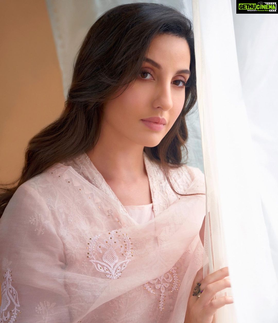 Actress Nora Fatehi HD Instagram Photos and Wallpapers October 2022 ...