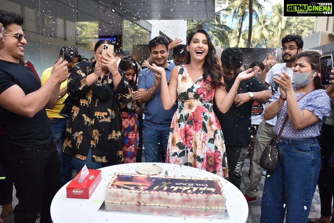 Nora Fatehi Instagram – What an AMAZING SURPRISE flash mob THANK u guys ...