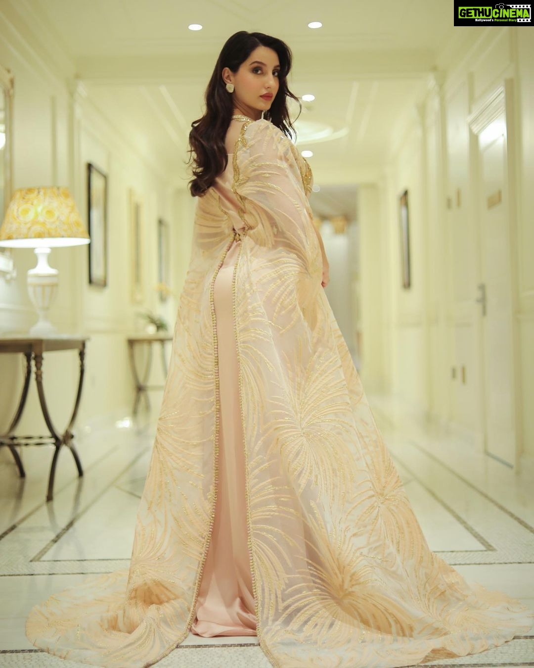 Nora Fatehi Instagram - Take me back to the beach..where I belong🌴 ...