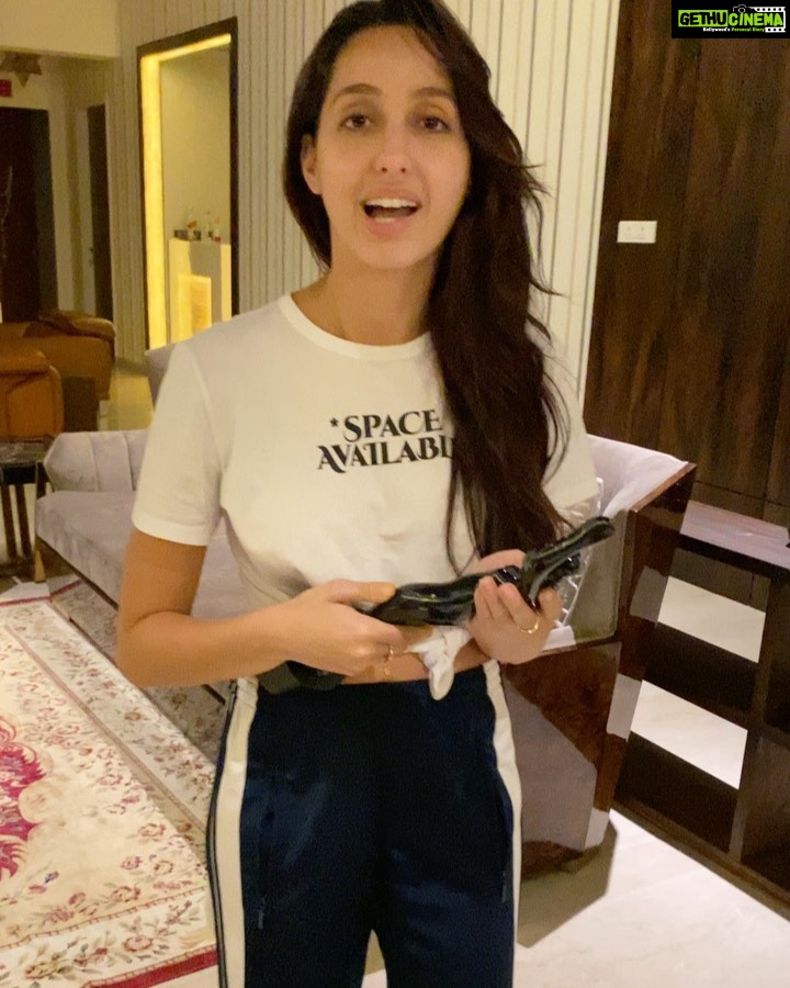 Nora Fatehi Instagram – WOW … i was trying to have a moment…😳😧🤣🤣 ...