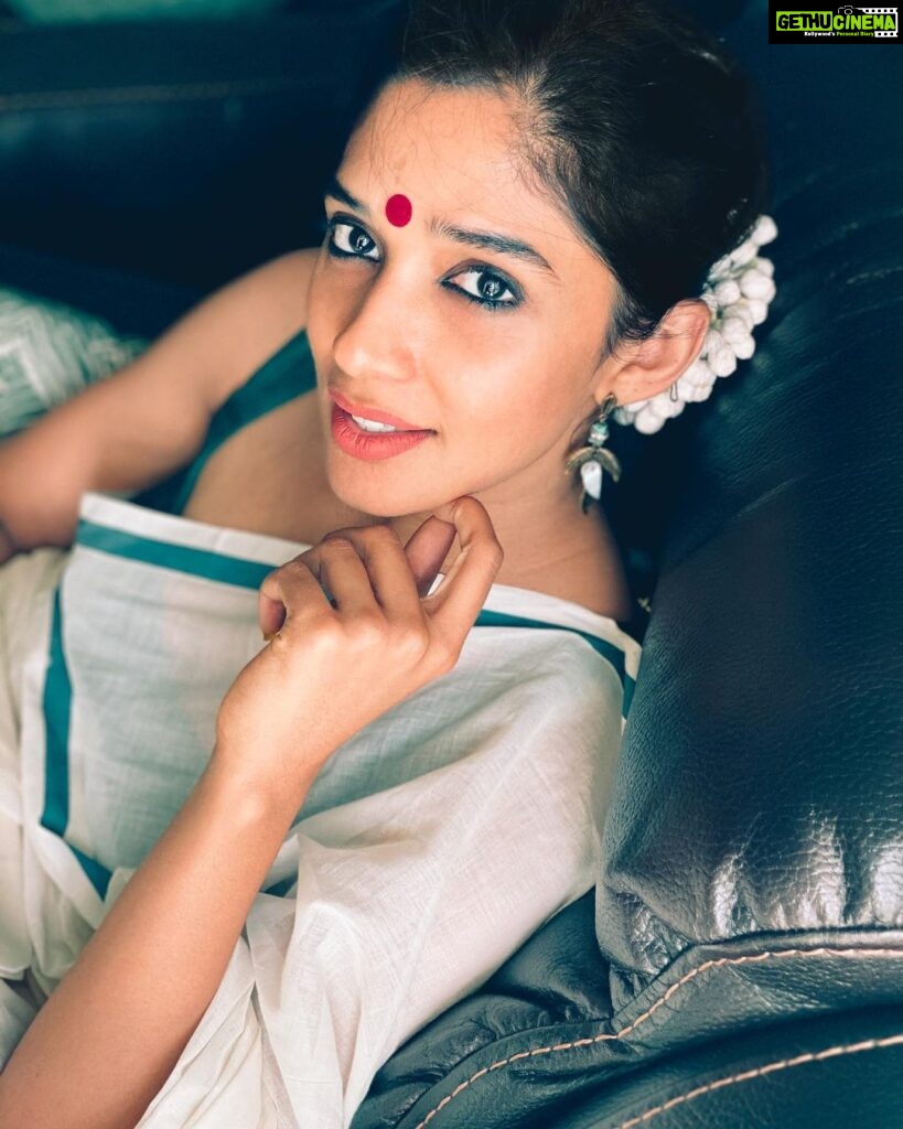 Actress Nyla Usha HD Instagram Photos and Wallpapers October 2020 ...
