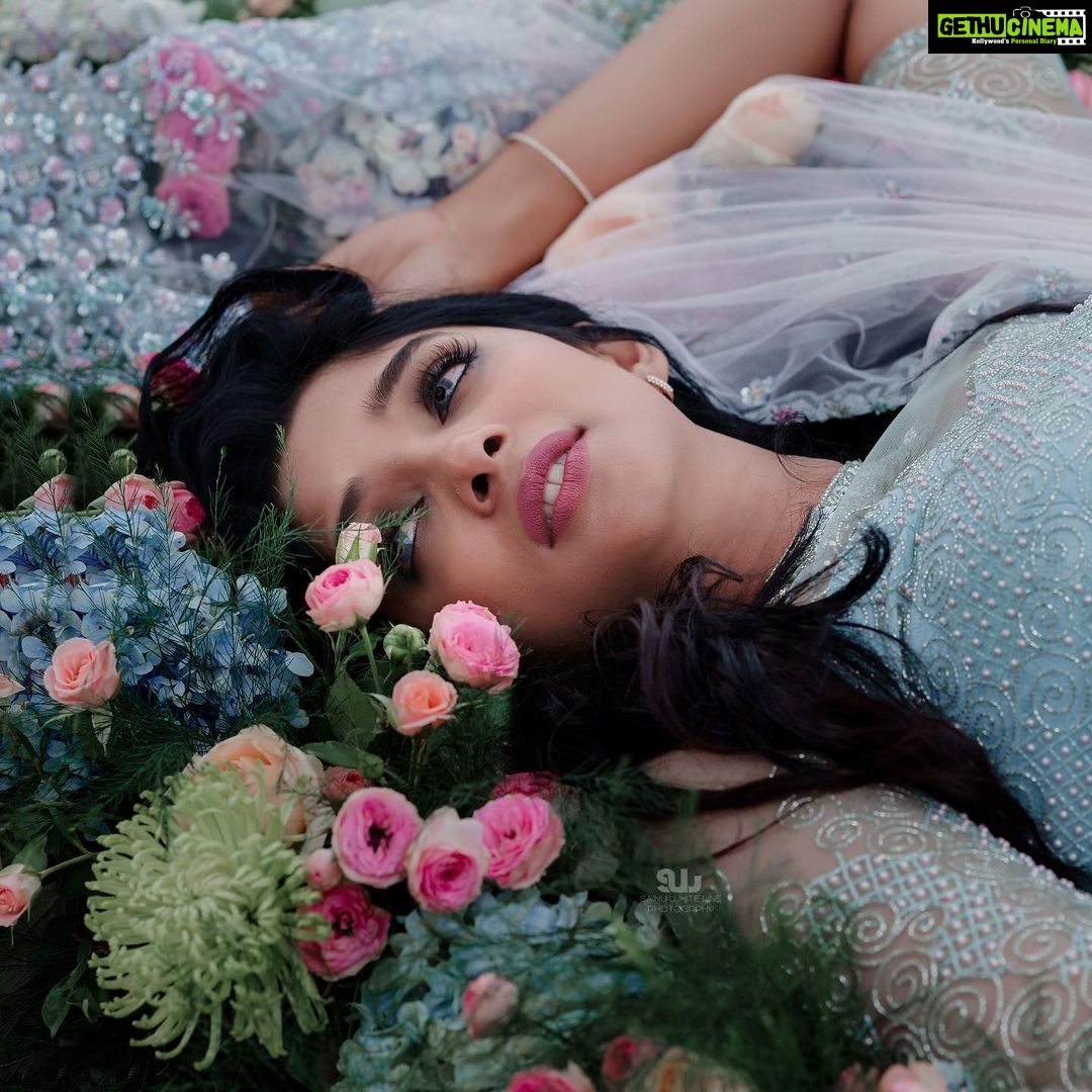 Nyla Usha Instagram – For @labelmdesigners 🌸👗. . Photography @sainu ...