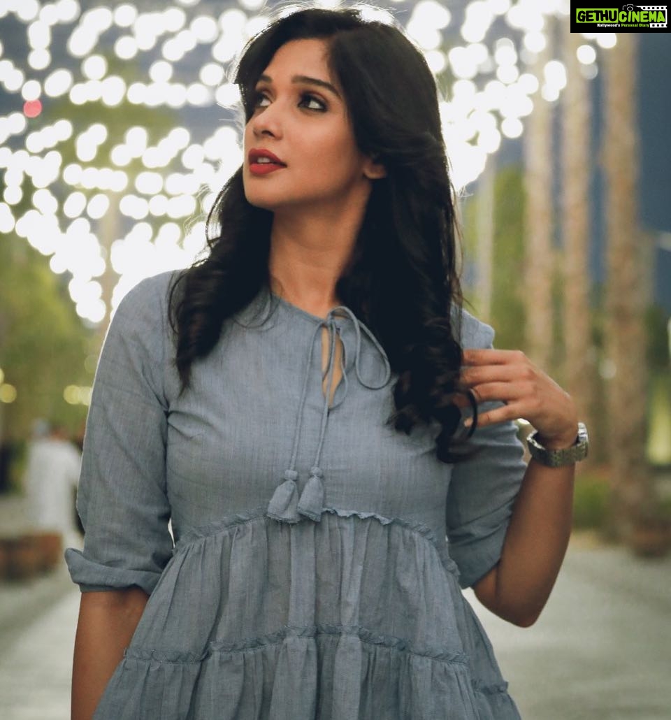 Nyla Usha Instagram – Falling in love everytime I step out! Dubai♥️ . Saluting the Nation that ...