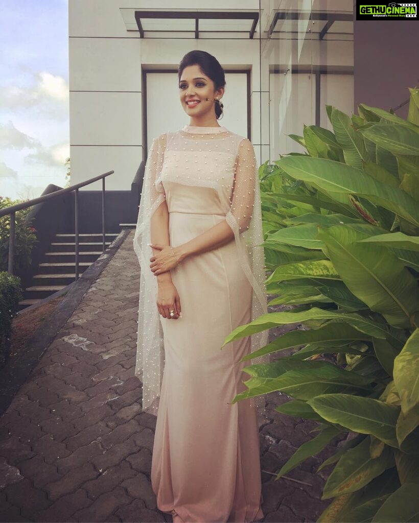 Nyla Usha Instagram - On my way to the grandeur... Ona sadhya at ...