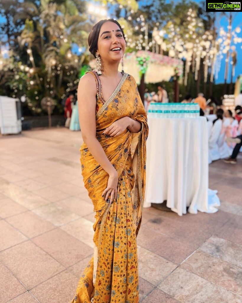 Actress Prajakta Koli HD Instagram Photos and Wallpapers December 2021 ...