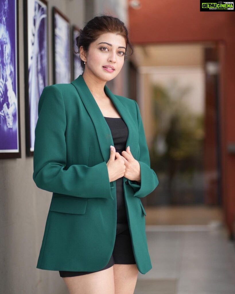 Actress Pranitha Subhash HD Instagram Photos and Wallpapers August 2022 ...