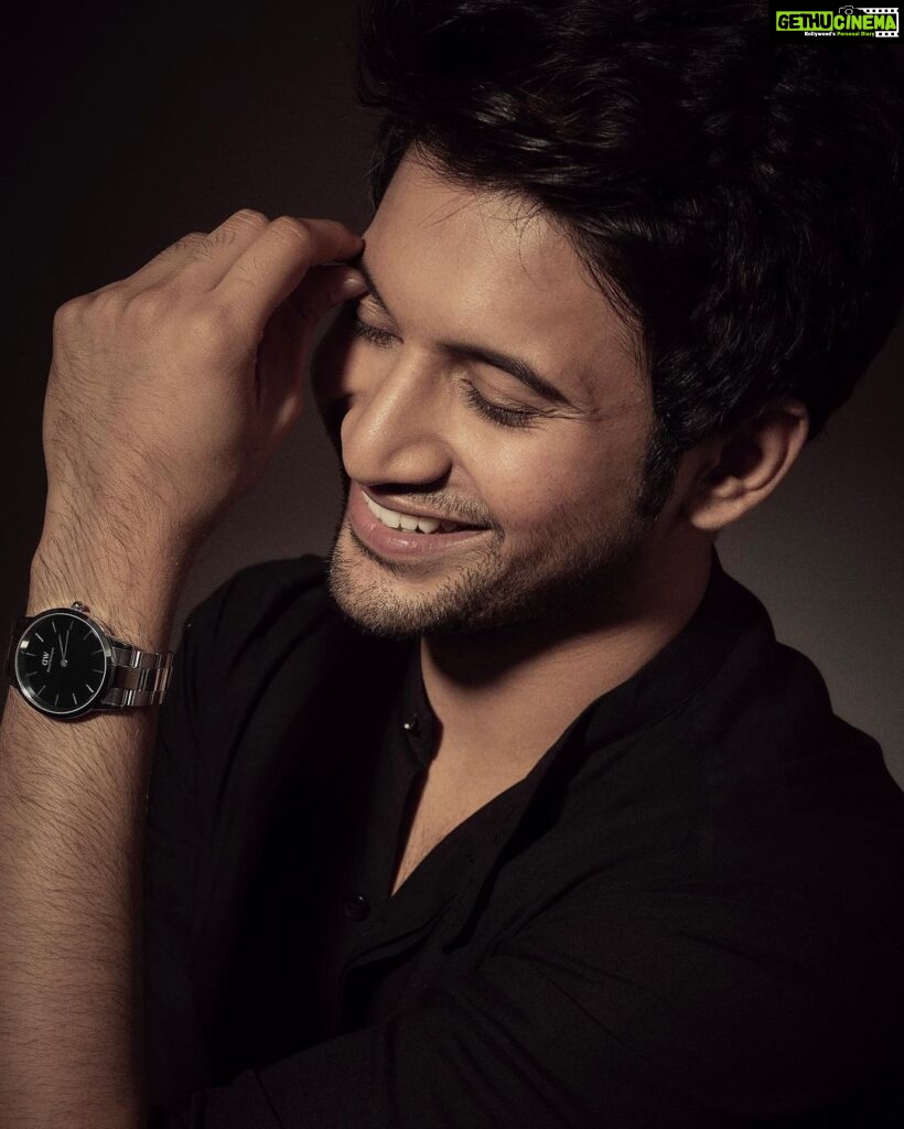 Actor Rohit Suresh Saraf HD Instagram Photos and Wallpapers February ...