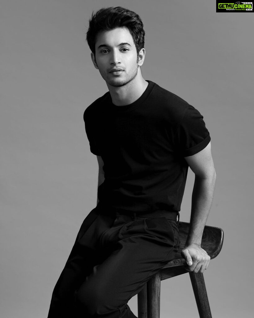 Actor Rohit Suresh Saraf HD Instagram Photos and Wallpapers July 2020 ...